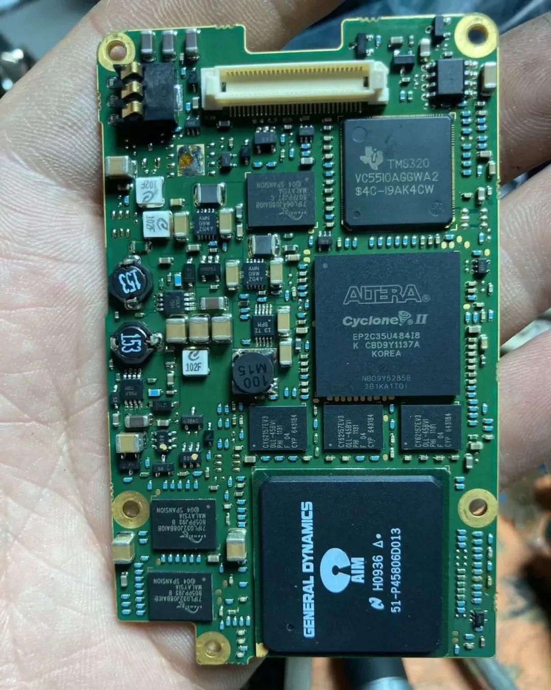 拆了一个美军电台PRC-148 JEM和配套车载功放AN/VRC-111，设计不是一般复杂！ - 知乎