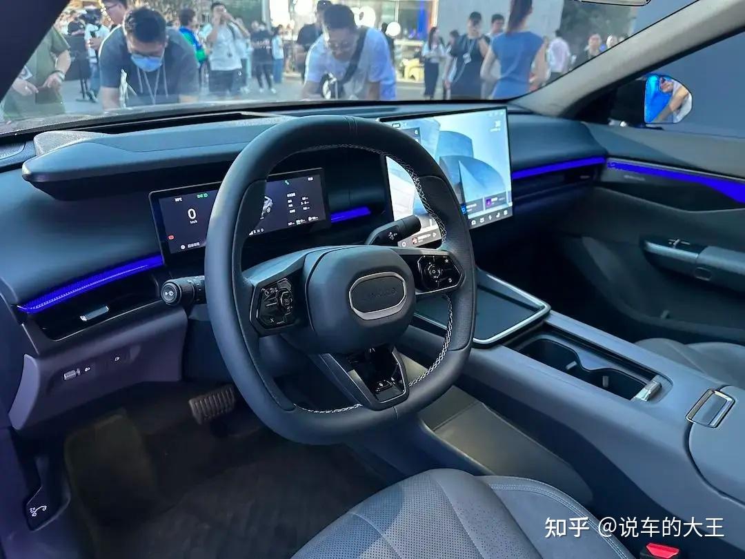 魅族车机、全景声、后排也装Pad，领克07EM-P座舱是卖点 - 知乎