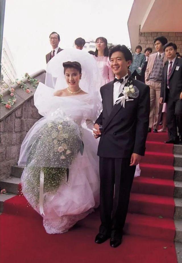 杨紫琼61岁才肯结婚，真相让人唏嘘：女人先成为自己，才是别人的妻子 - 知乎