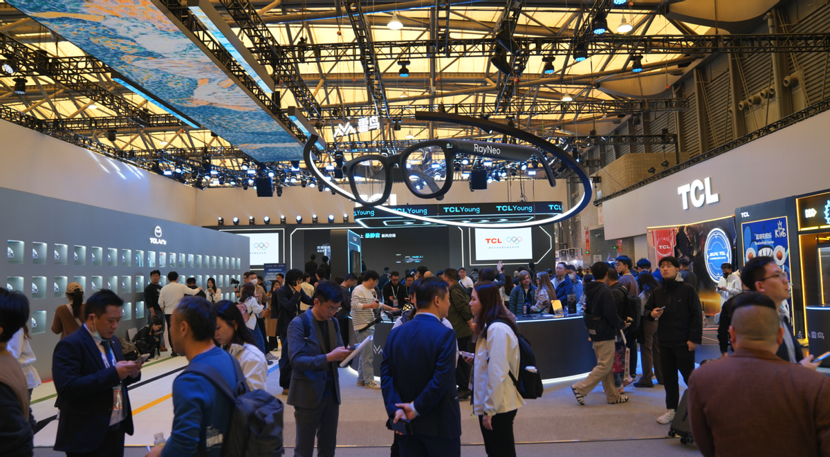 雷鸟重磅新品闪耀AWE2025，许昕空降体验雷鸟32U8显示器 - 知乎