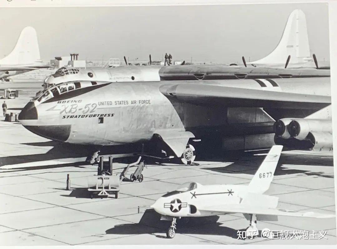 美国战略空军老劳模B-52轰炸机家族全解 - 知乎