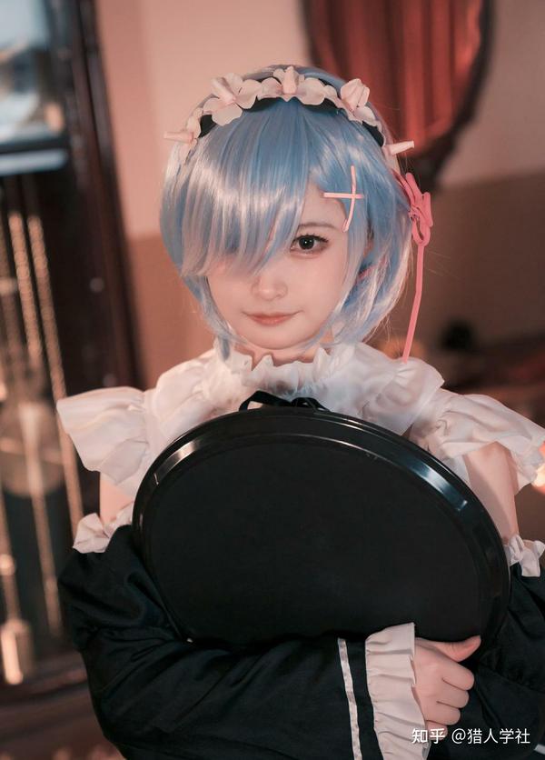 白莉爱吃巧克力 – 蕾姆女仆 cosplay美图 cos写真套图合集 - 知乎