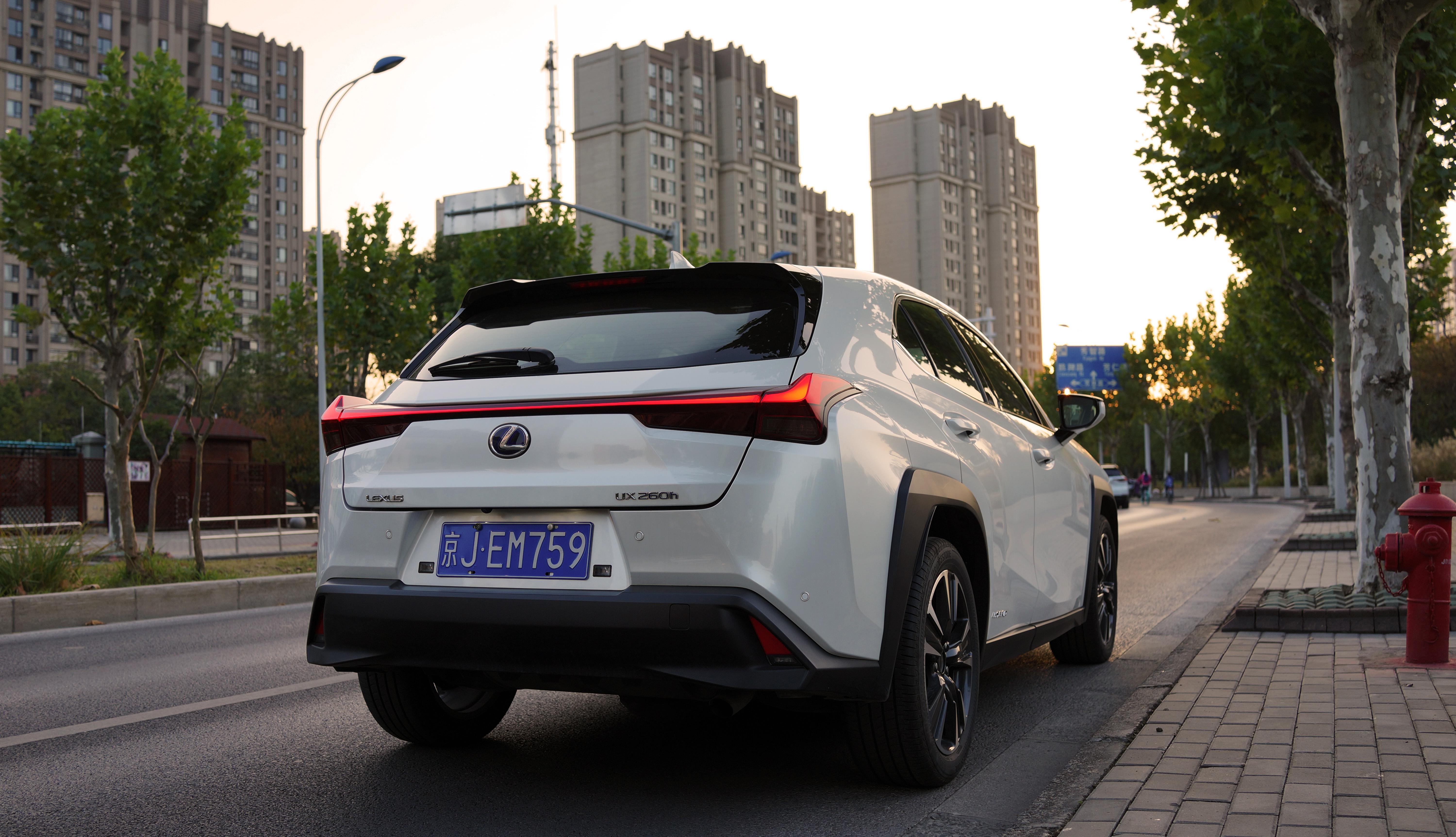 顶配的香气——UX260h - 知乎