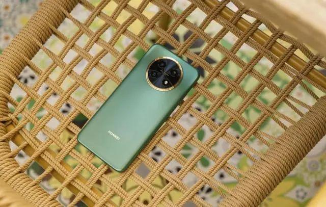 怎么做到的？华为畅享60X：7000mAh巨能量电池+鸿蒙3.0