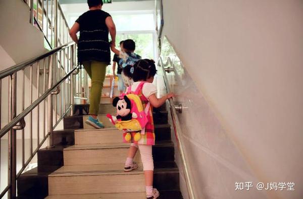 刚上幼儿园,孩子不哭并非好事?资深老师道出了原因 知乎