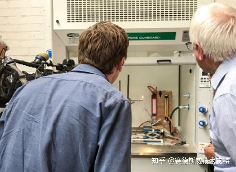 ASTM D3801垂直位置固体塑料可比熄灭特性测量方法是什么？ - 知乎