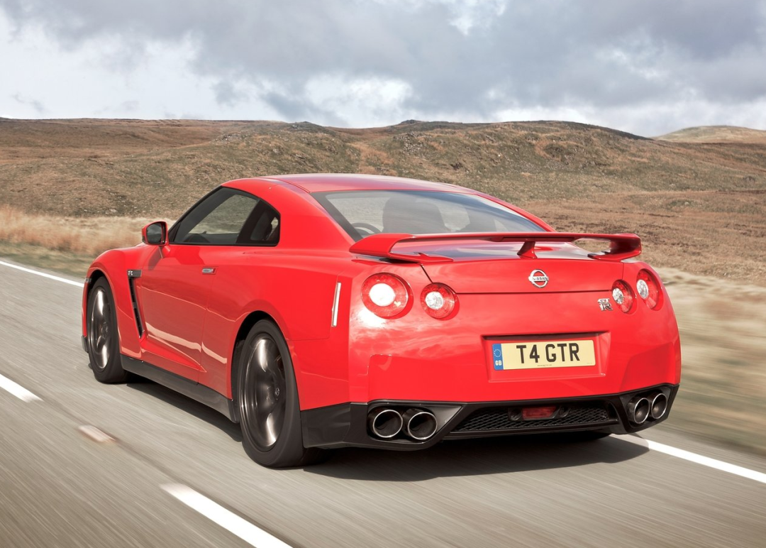 GTR R35不光是超跑杀手，更振兴了身陷泥潭的日产？ - 知乎