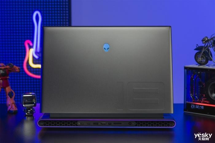 ALIENWARE M18全面评测：酷睿i9HX+RTX 4080，巨屏游戏神器 - 知乎