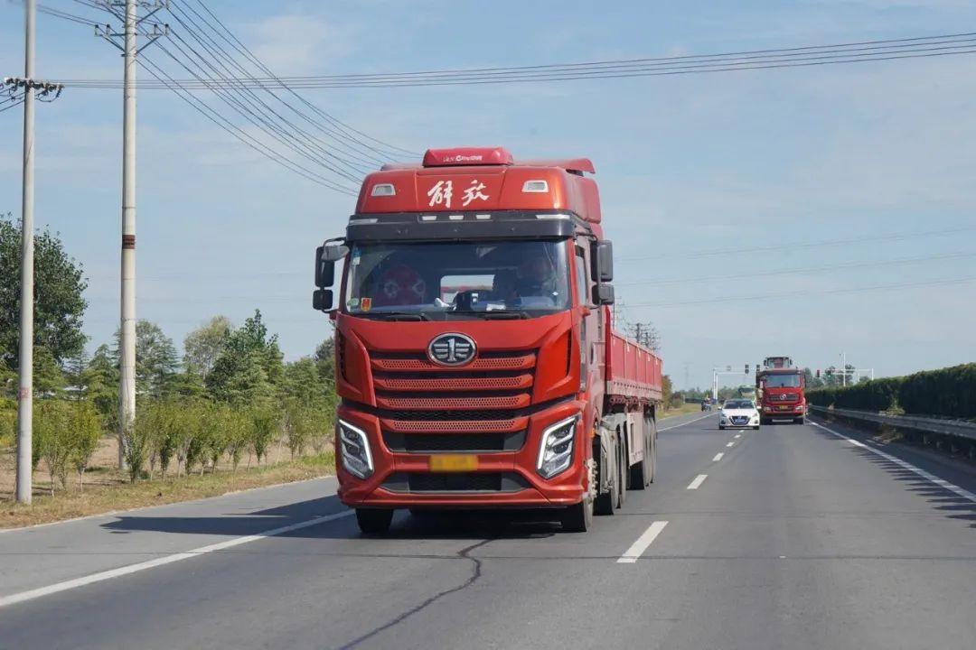 跟车体验解放J6V：900公里拉货油耗实测，AMT到底好开吗？ - 知乎