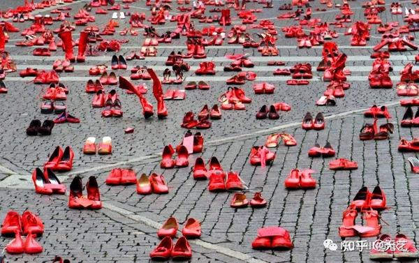 有了发声的自由，就不会再保持沉默 | Elina Chauvet 的红鞋子 - 知乎