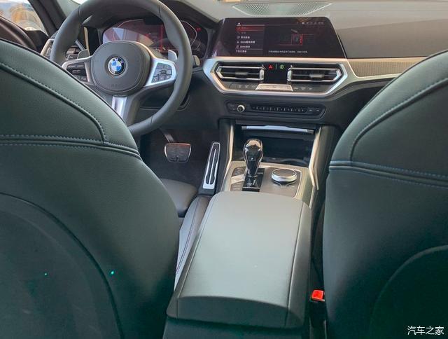 2021款宝马4系实车到店！极速蓝色车身很时尚，配2.0T+8AT - 知乎