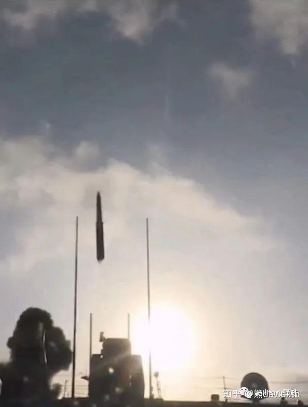 立文为证：Mysterious New Missile Launched By China’s Giant Type 055 ...