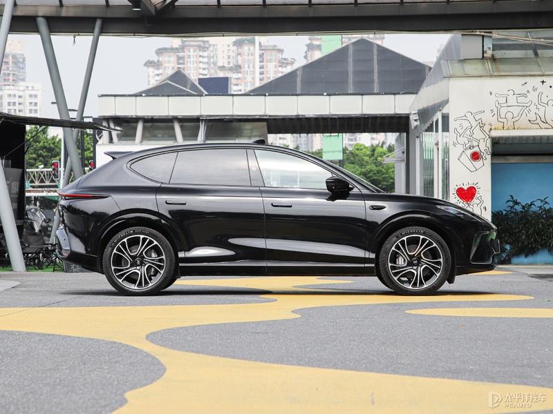 智己LS7焕新版上市 限时权益价32.99万 - 知乎