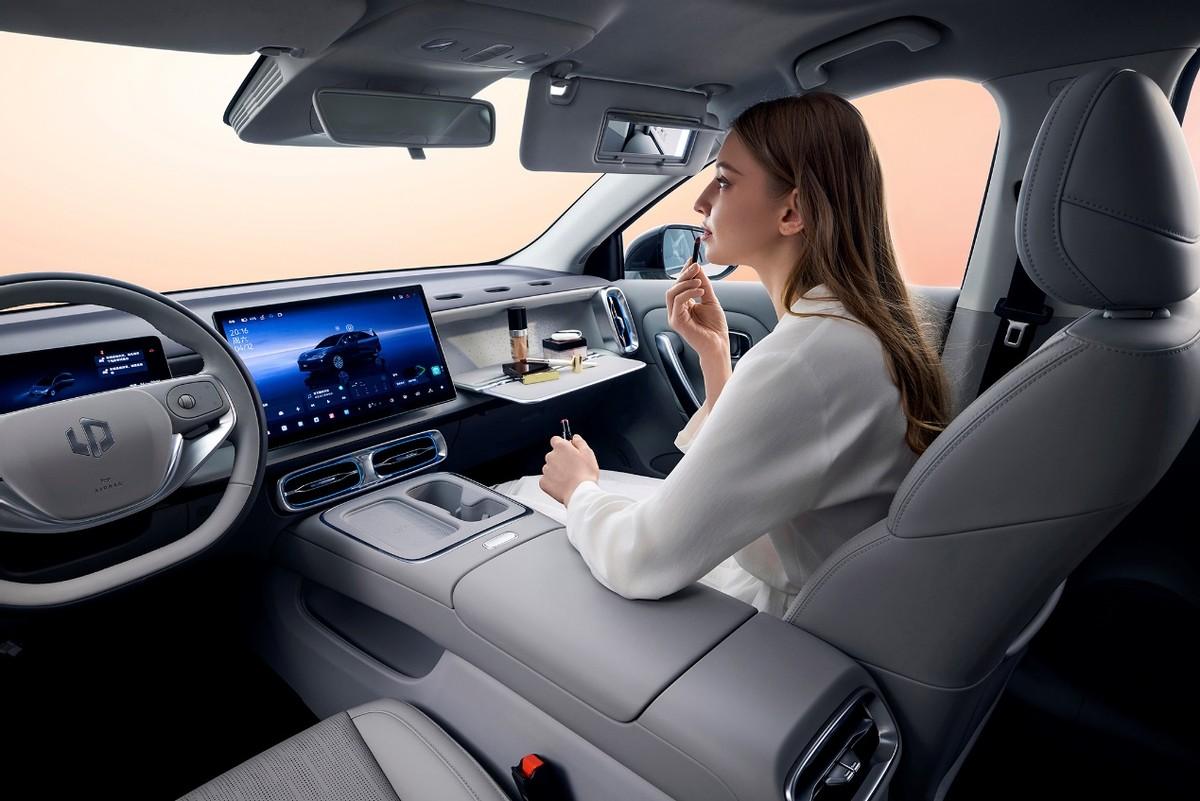 650km续航+激光雷达 零跑B01全球首秀 - 知乎