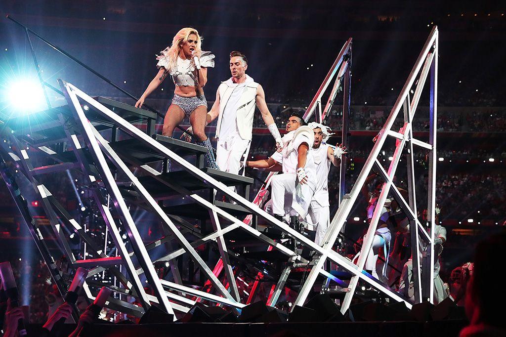 超级碗中场秀的“疯狂20分钟”——他们如何实现舞台的6分钟搭建 - 知乎