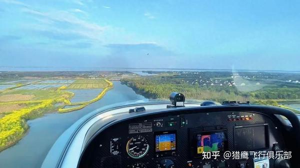 猎鹰飞行俱乐部|阿若拉SA60L飞机：考取飞行驾驶执照首选！ - 知乎