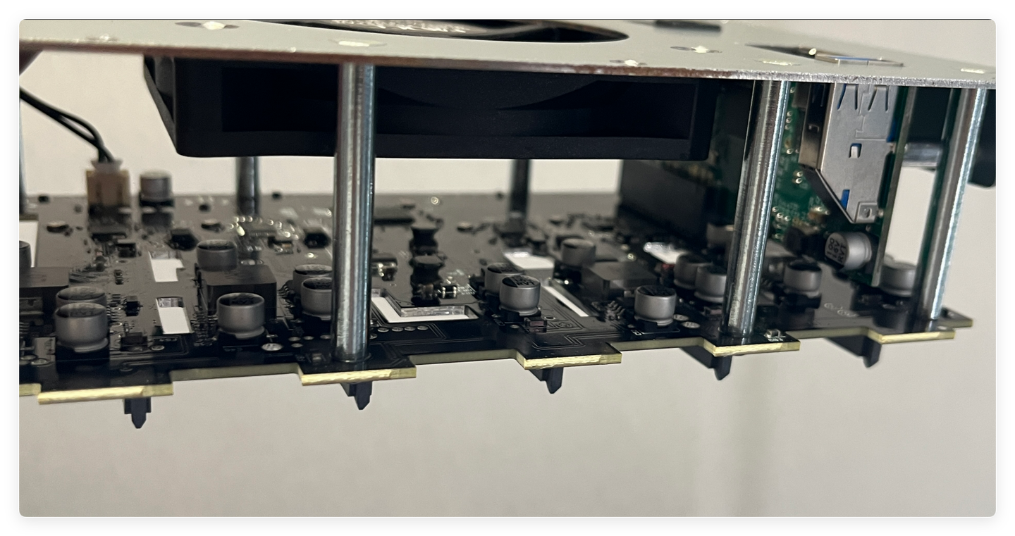 飞牛NAS首款硬件FD5到手了，5盘位，让我们一起来看看 - 知乎