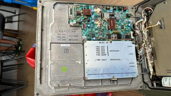 罕见的Thomson CSF skyhopper TRC-350 无线电发射器-法国制造 - 知乎