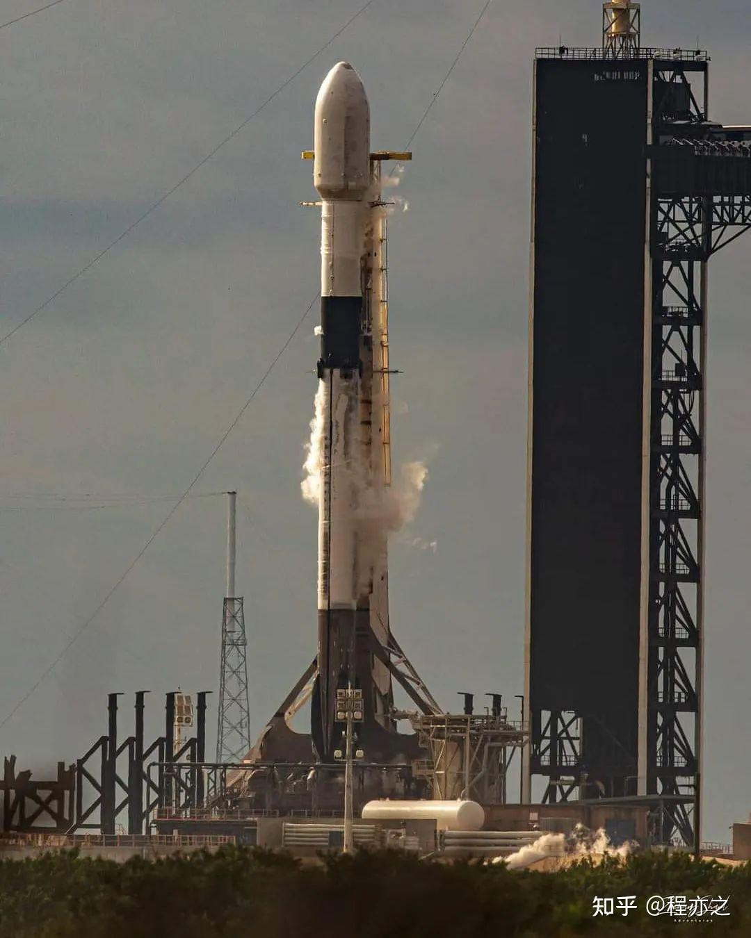 特殊日子打出特殊一箭，SpaceX再破复用火箭新纪录：一箭第八飞！ - 知乎