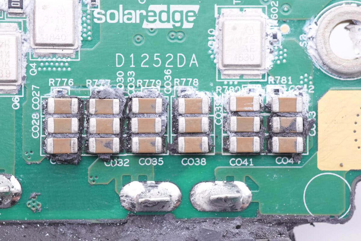 拆解报告：SolarEdge 700W太阳能电池功率优化器 - 知乎