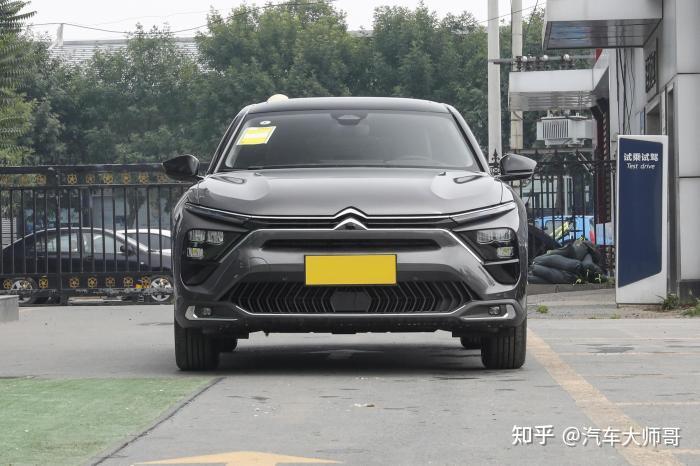 雪铁龙凡尔赛C5X：售14.37万起，油耗不到6L，值不值得购买？ - 知乎