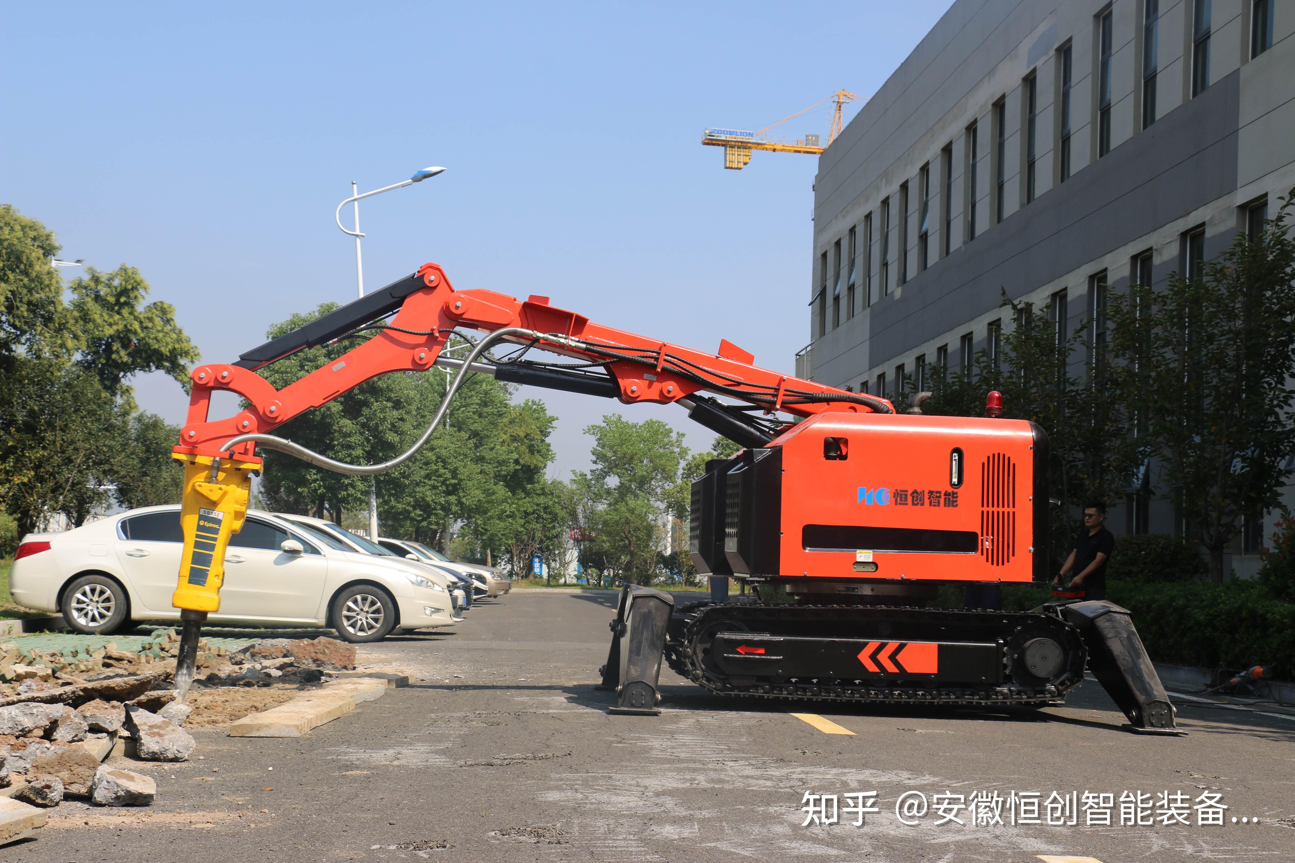 拆除机器人在路面维修中的关键作用 知乎
