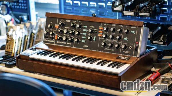 Moog Minimoog Model D在2022年重新上市 - 知乎