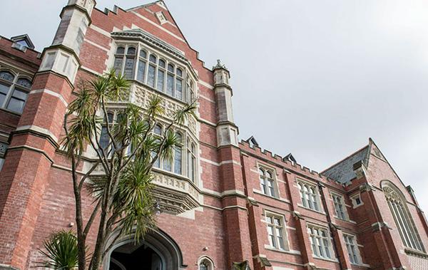 加拿大留学院校丨BC省历史最悠久的大学：维多利亚大学 - 知乎