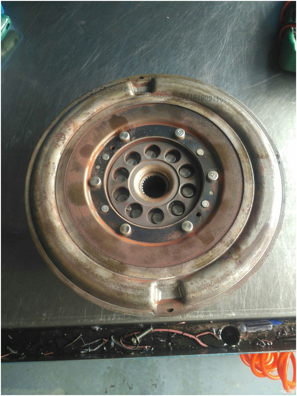 奥迪 A4L A6L 双质量飞轮问题致怠速加速时共振 - 知乎