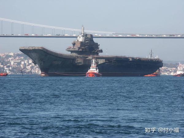 辽宁舰和山东舰最直观的区别在哪？把舰岛放在一起对比就明白了 - 知乎