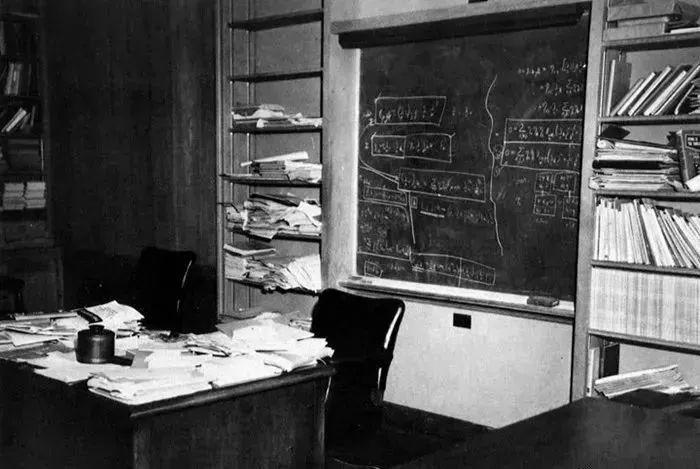 20张照片，看完爱因斯坦的一生 - 知乎