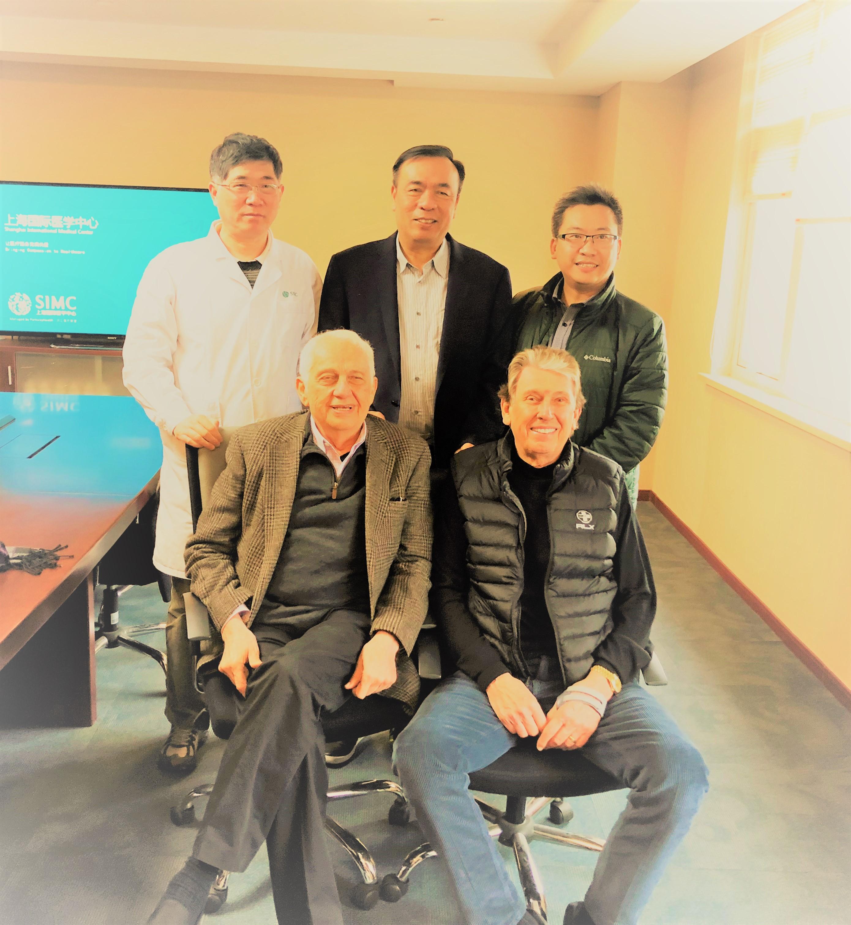 国际颅面外科教授Kenneth E. Salyer及《journal of craniofacial surgery》主编Mutaz.B ...