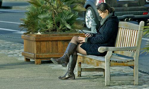 🎉 Moondream 1.9B 新版本发布：结构化输出、注视检测、OCR增强与性能突破！ - 知乎