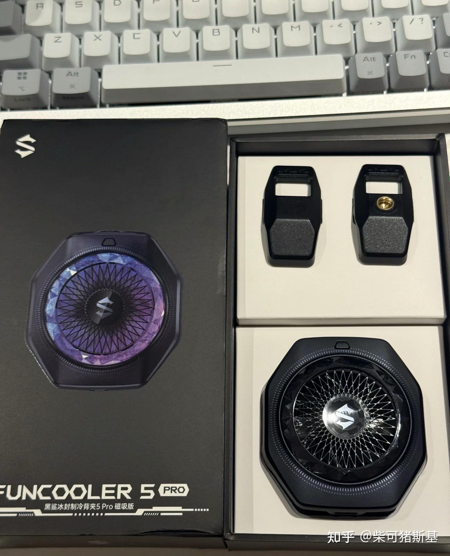 错过等一年！618手游玩家夏日救星怎么选？黑鲨冰封制冷背夹5Pro对比4 Pro，升级看这篇！ - 知乎