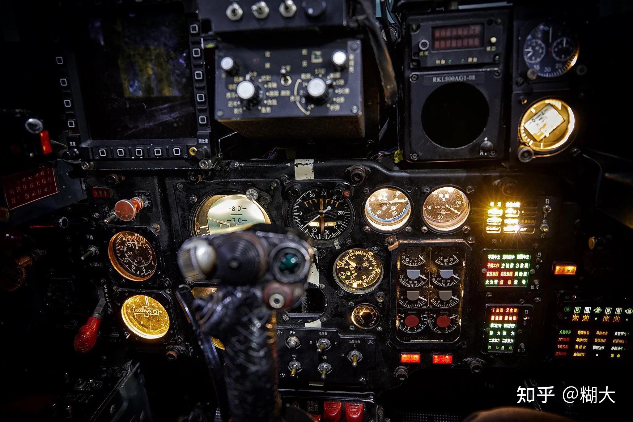 空军（PLAAF）歼-8（J-8）的座舱细节（壁纸） - 知乎