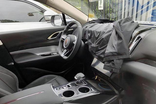 红旗HS3或7月上市！汽油/混动可选 预计15万起售 - 知乎