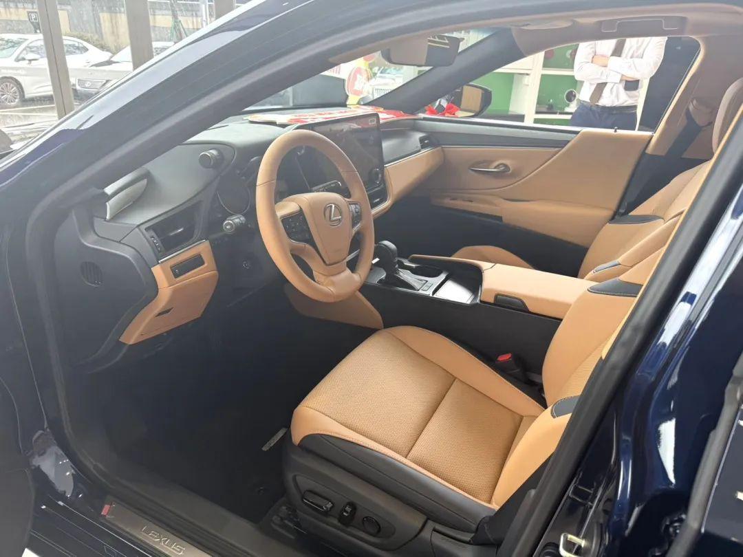三台雷克萨斯ES200指导价29.99万，现全部包牌过户22.8万 - 知乎