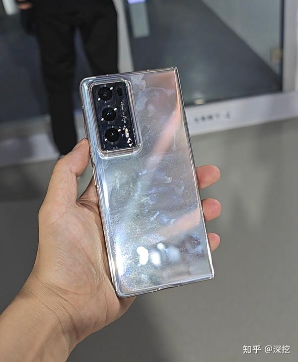 荣耀Magic V2上手评测：这五个细节发布会没细说 - 知乎