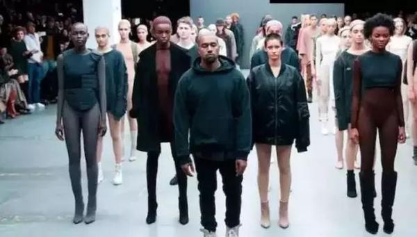 身材好过卡戴珊，她8岁当难民，20岁用美臀征服侃爷成纽约名媛！ - 知乎