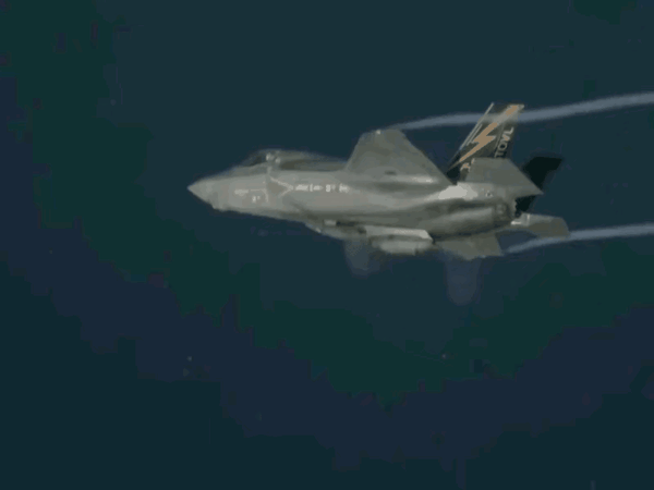 F35在东海上空咬了歼20的尾？ - 知乎