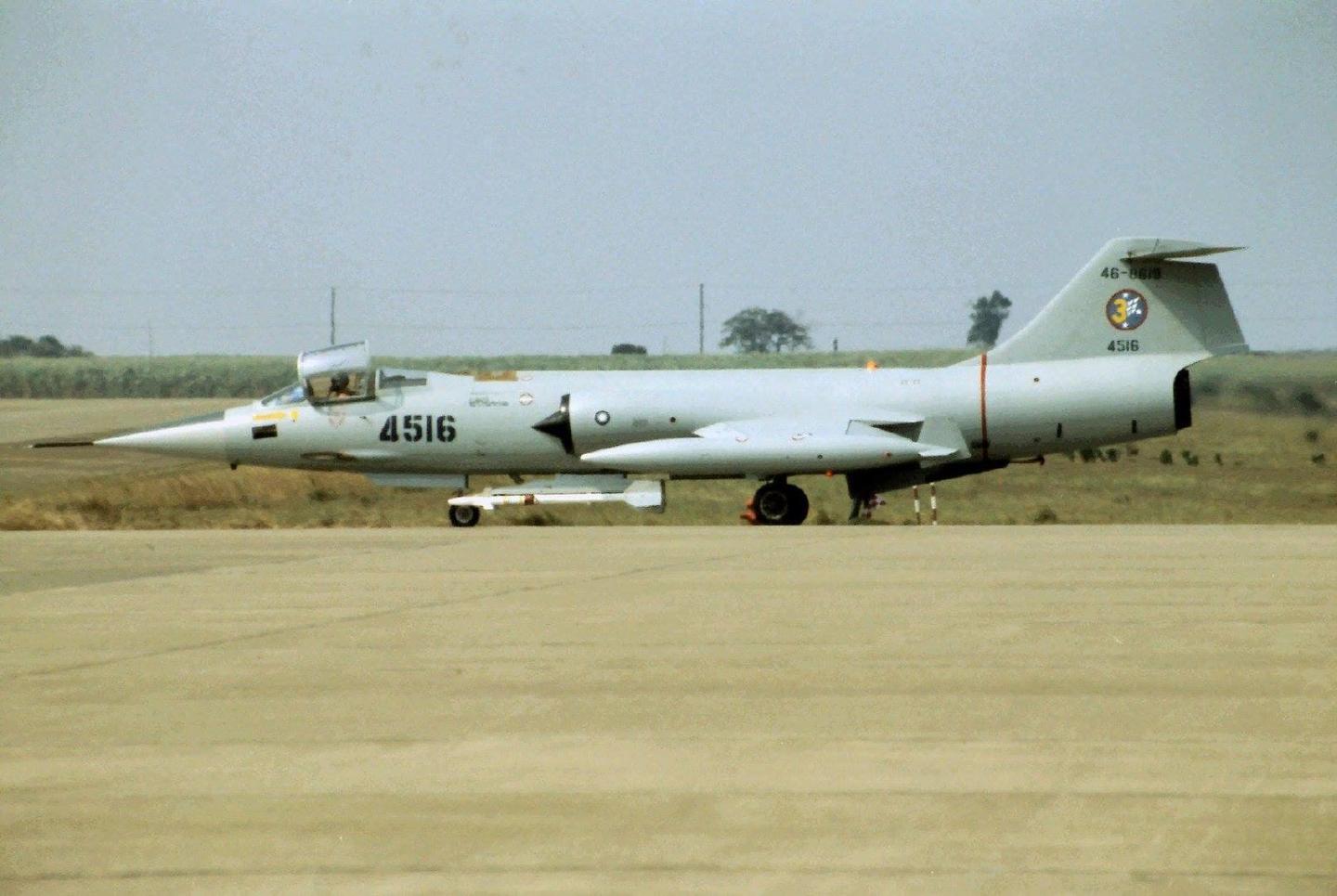 记忆中的战斗机4|最有名的寡妇制造者F-104 - 知乎