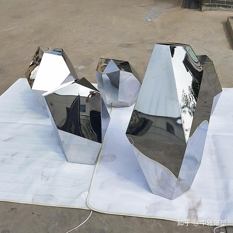 浅谈融于我们生活的不锈钢公园雕塑 - 知乎