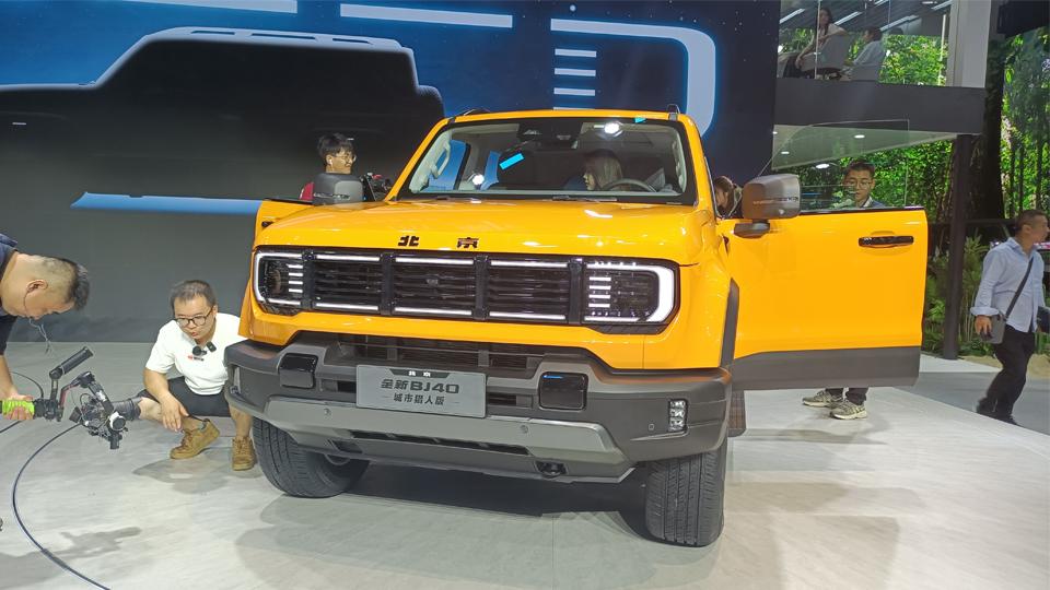 全新BJ40成都亮相，用铝合金平台新四驱，可能15万起？ - 知乎
