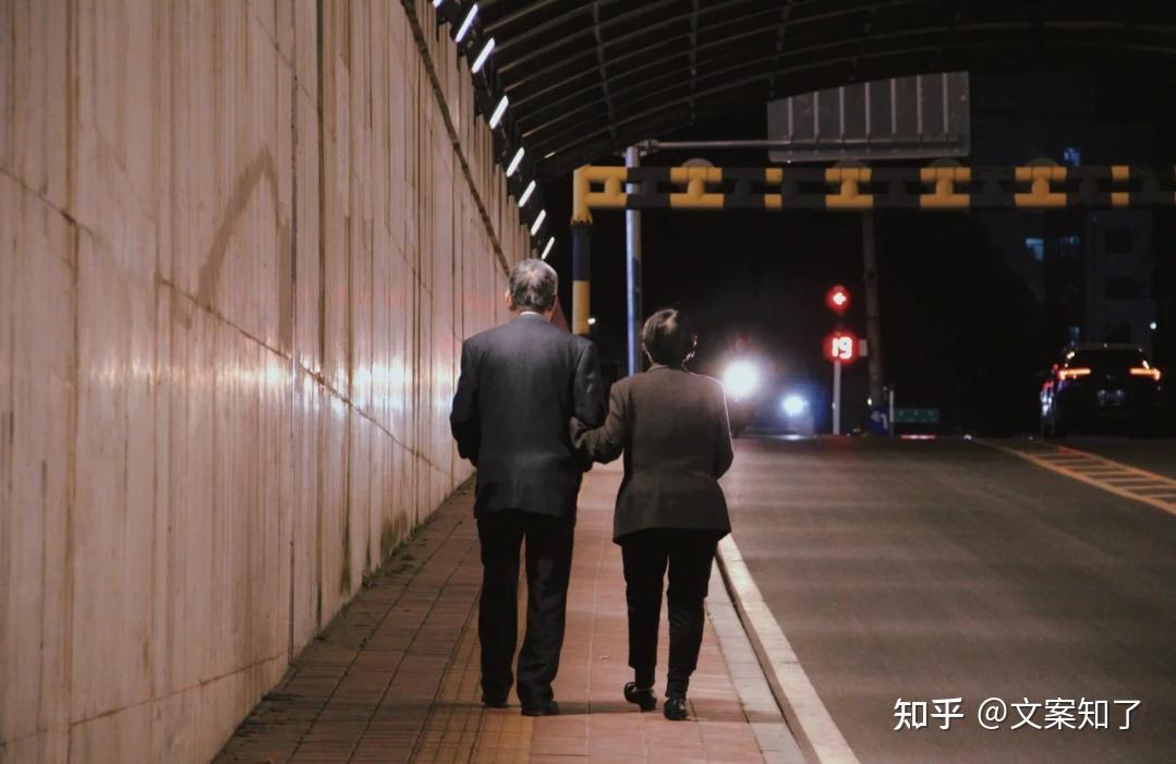 文案适合成年人发朋友圈的心酸感慨文案！ 知乎