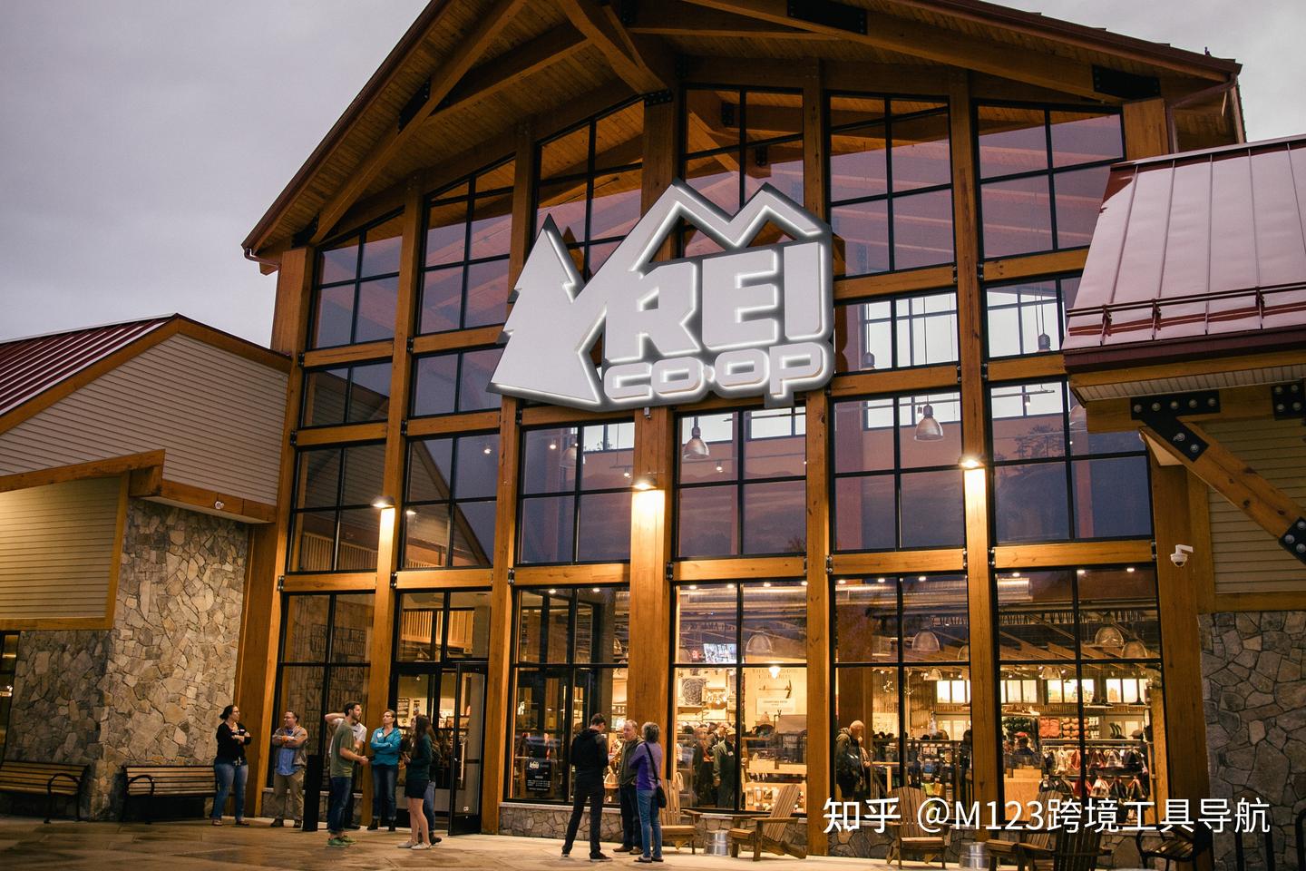 REI—美国最大专业户外用品零售平台，年销售额突破39亿美元，访问量达3012万 - 知乎