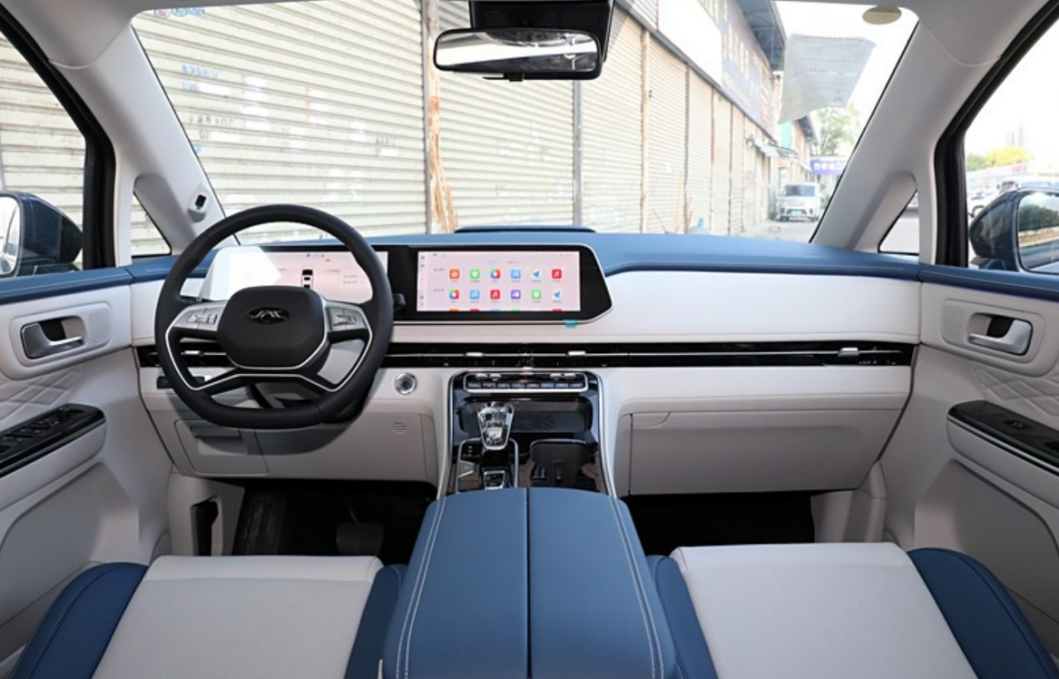 20万级混动MPV，江淮瑞风RF8和传祺E8，你更喜欢哪一款？ - 知乎