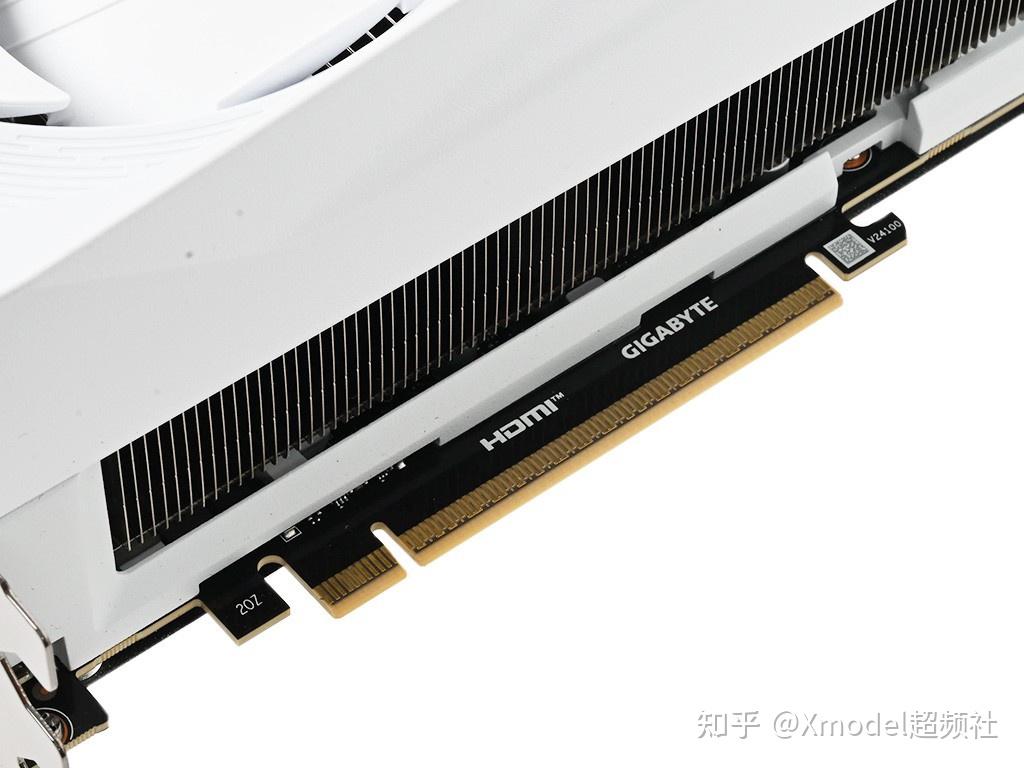 技嘉AORUS RTX 5090四风扇散热器冷却效果出奇的好 - 知乎