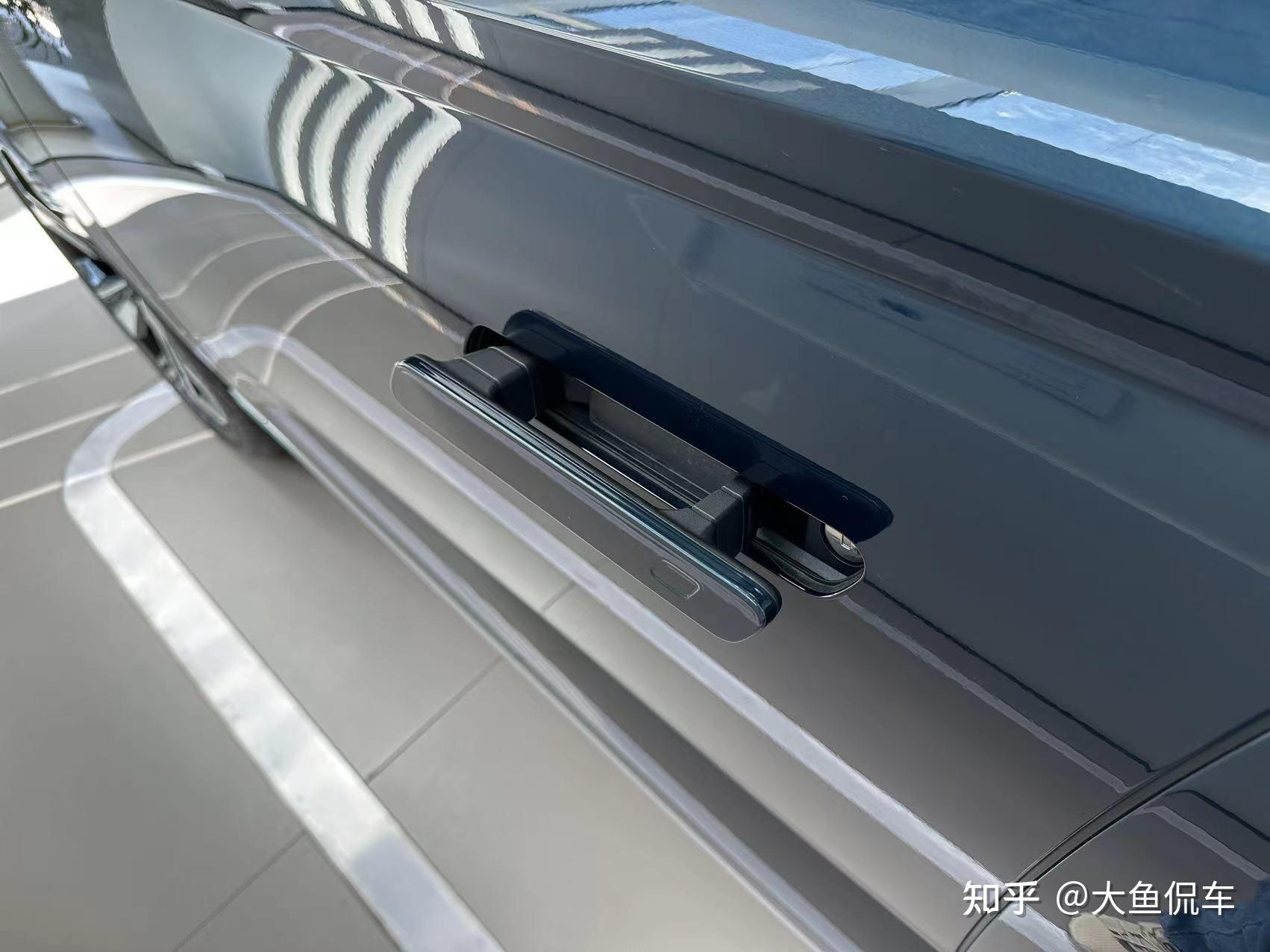 实拍蓝山DHT-PHEV，6座布局，比理想L8大，售价30.88万贵吗？ - 知乎