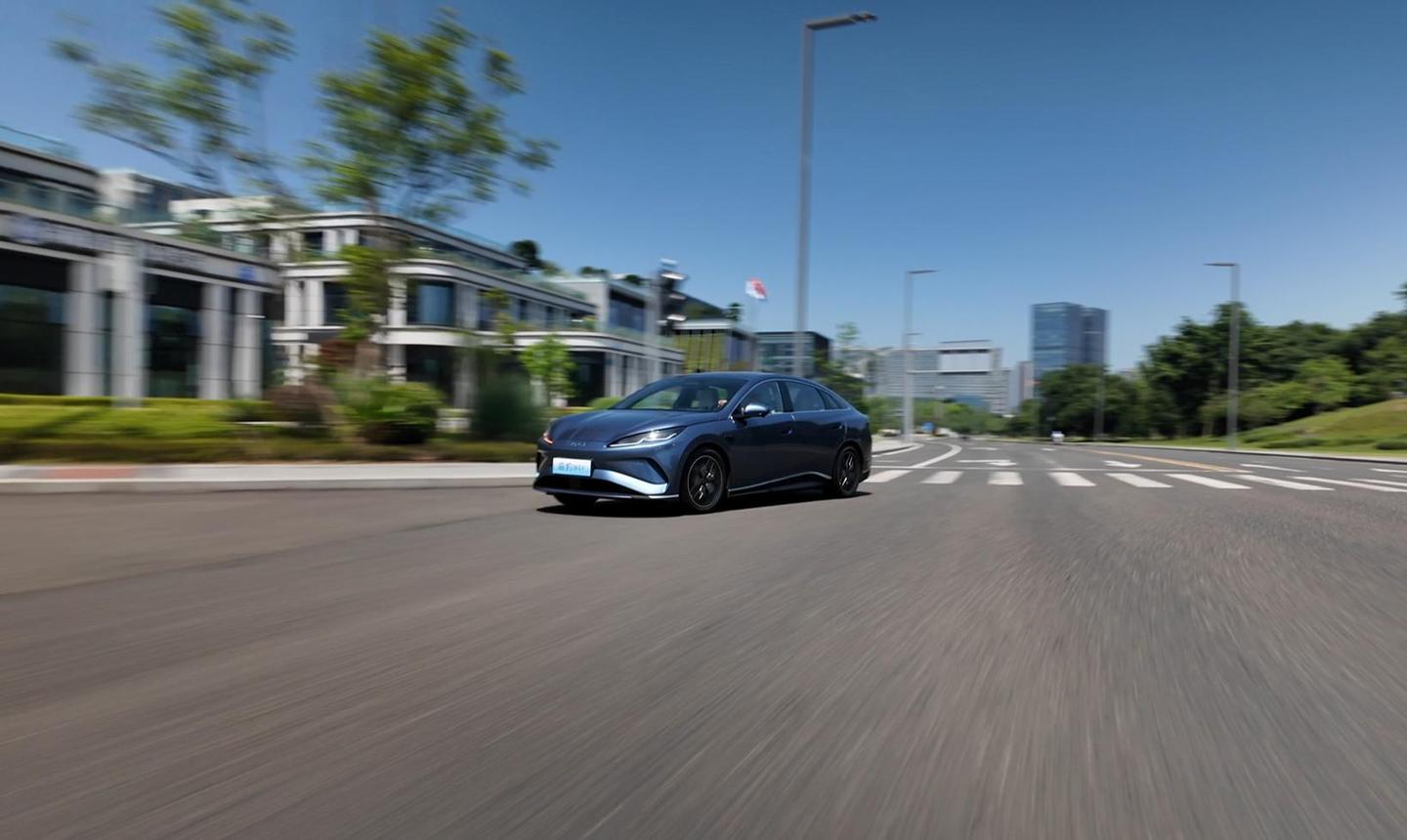 新车试驾：10万的海豹06EV丨有云辇-C、天神之眼C，还要啥自行车 - 知乎