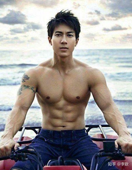 中国男明星里谁的肌肉特别好看? 知乎